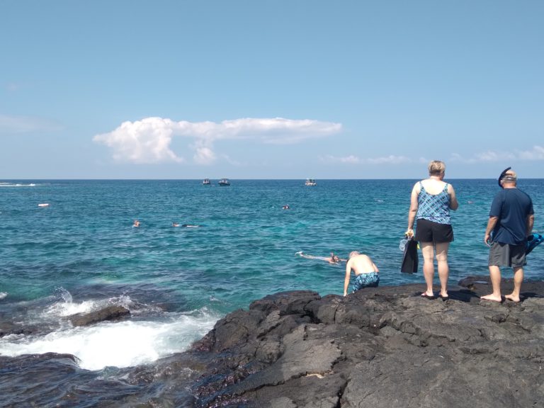 Two Step at Honaunau Bay – Big Island's Premiere Snorkeling Spot ...