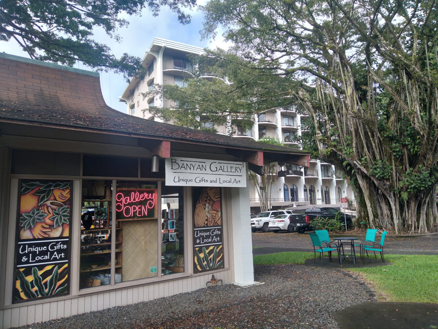 Banyan Drive – Big Island's “Walk of Fame” - bigisland.org